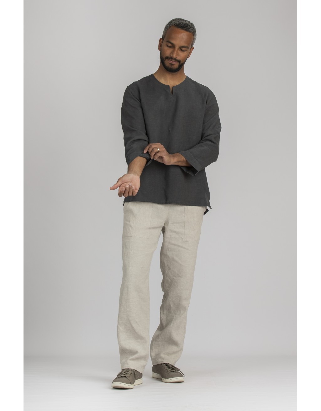 TUNIQUE POUR HOMME EN LIN 100% , COL EN V, MANCHES LONGUES, GRIS